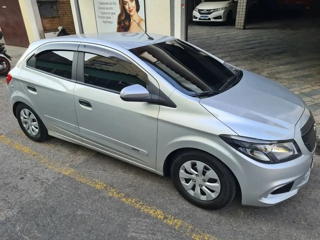 CHEVROLET ONIX 2018 Usados e Novos