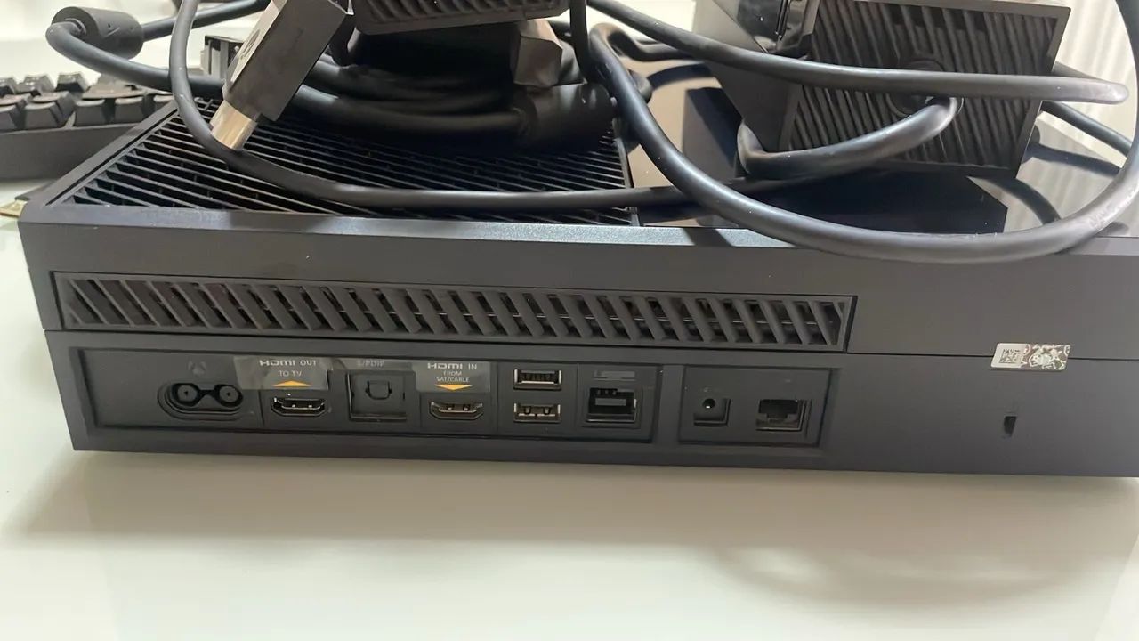 Xbox One Fat, com Kinect, 2 controles e 18 jogos - Consoles de Vídeo ...