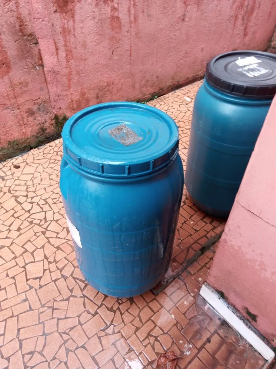 Barrica/Bombona/Tambor de plástico azul 80 litros c/ tampa de rosca ...