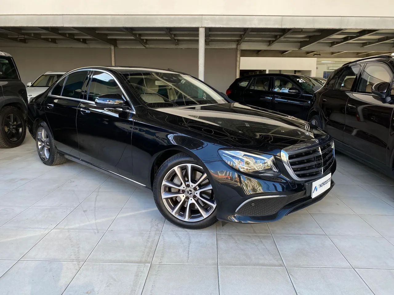 MERCEDES-BENZ E-300 Usados e Novos em PE
