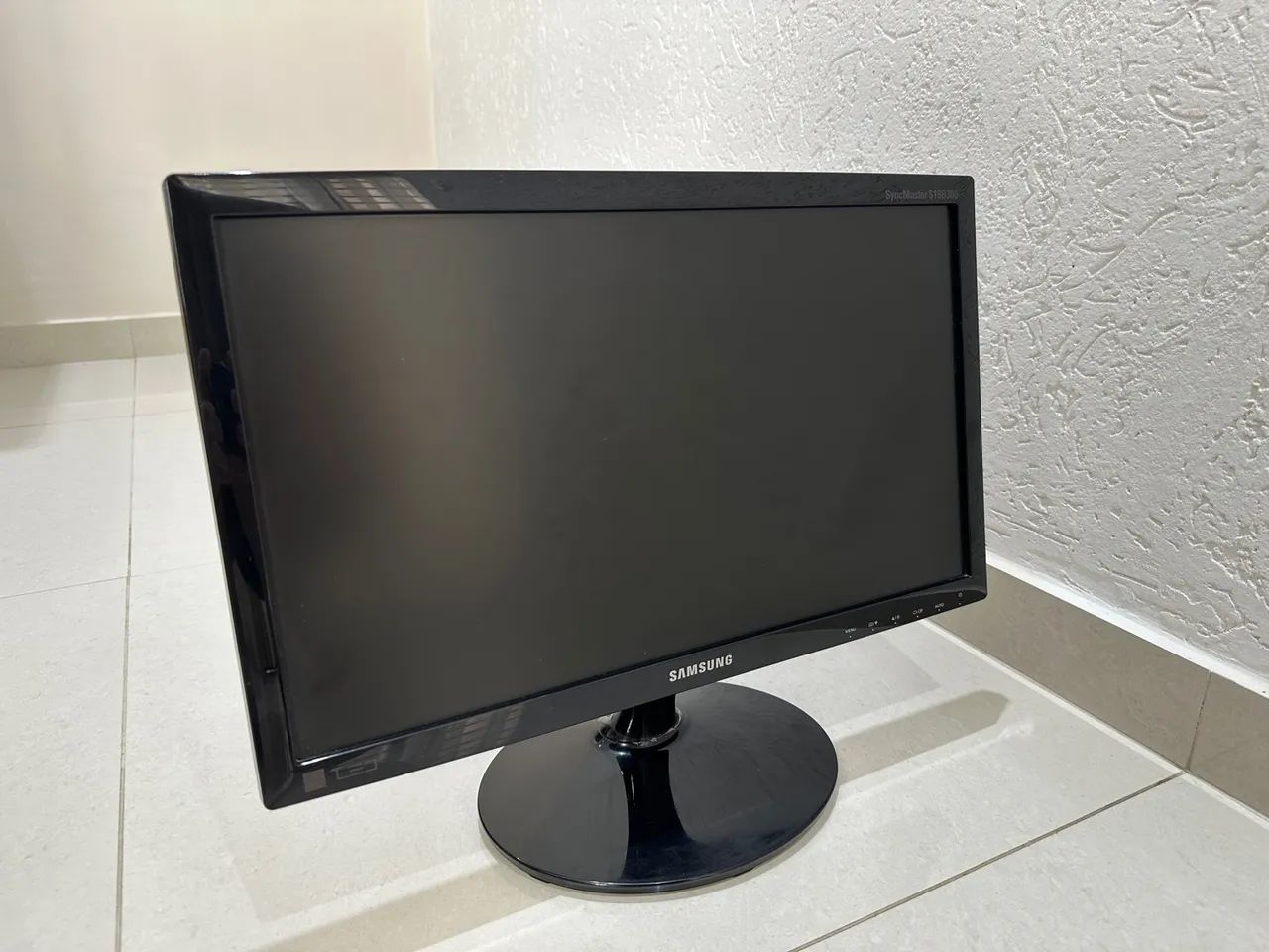 Monitor Samsung SyncMaster S19B300B 19 polegadas - Monitores - Centro, Campo Largo 1383425577 | OLX