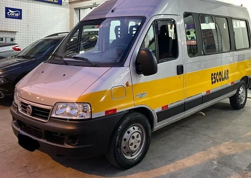 "carro escolar" no Brasil