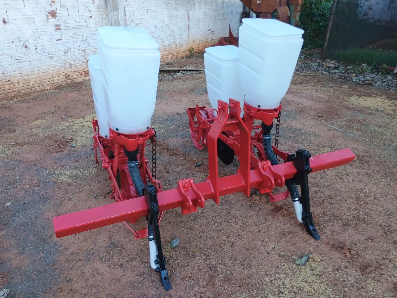 "trator pequeno" - Tratores e máquinas agrícolas no Brasil