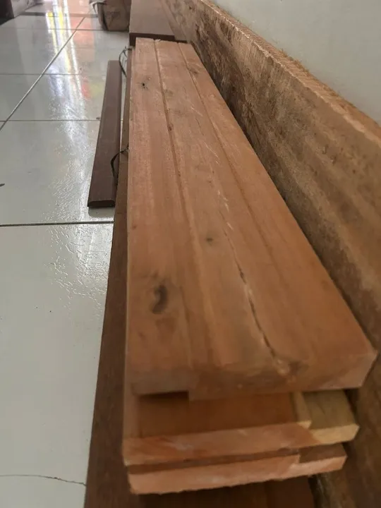 "alisar de porta" no Brasil