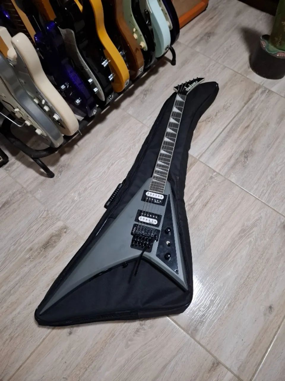 Guitarra Jackson Randy Rhoads JS32t - Instrumentos musicais - Centro ...