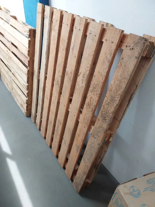 "palletes de madeira" no Brasil