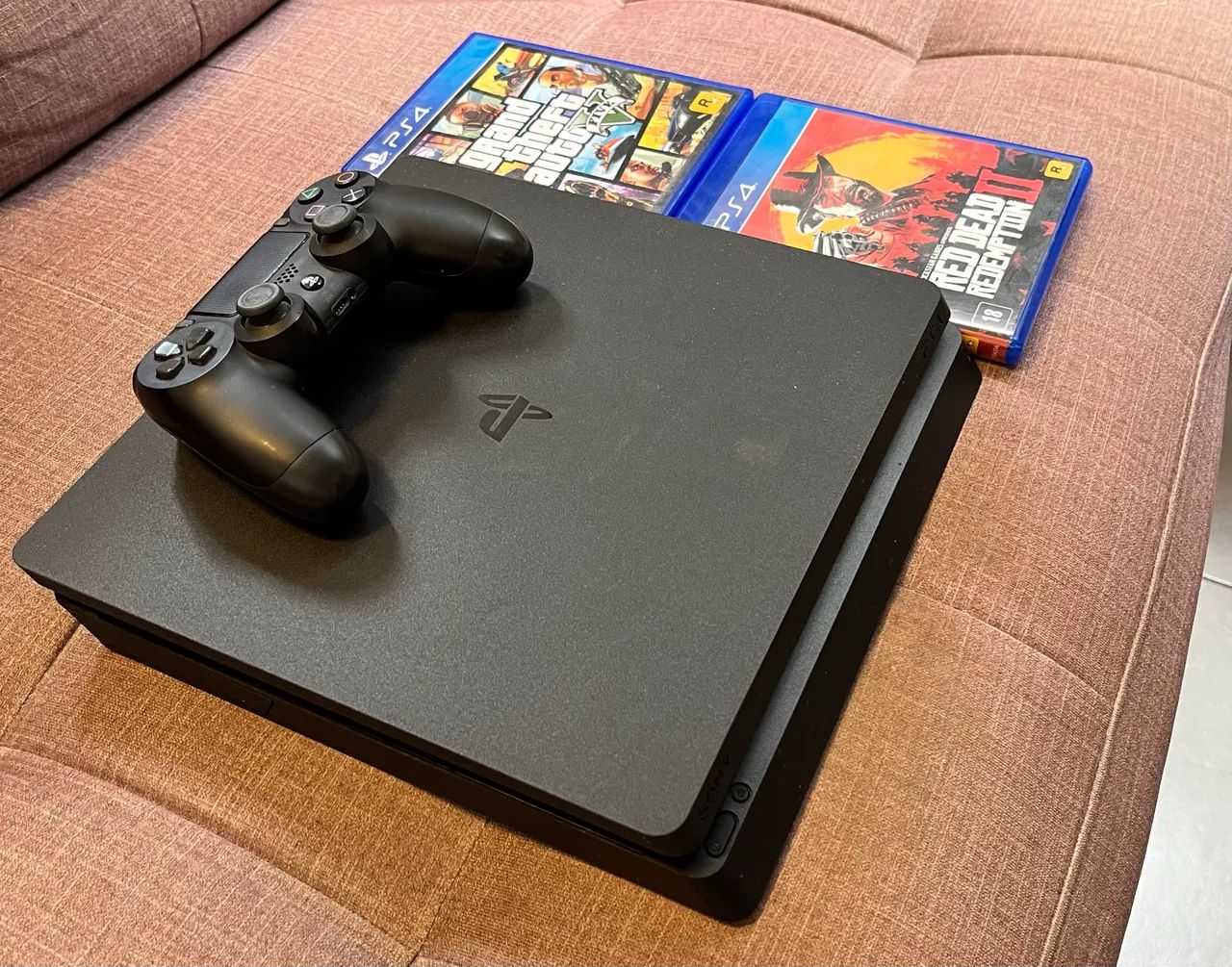 PS4 Slim 1TB em perfeito estado + 1 Controle + GTA V + RED DEAD 2 ...