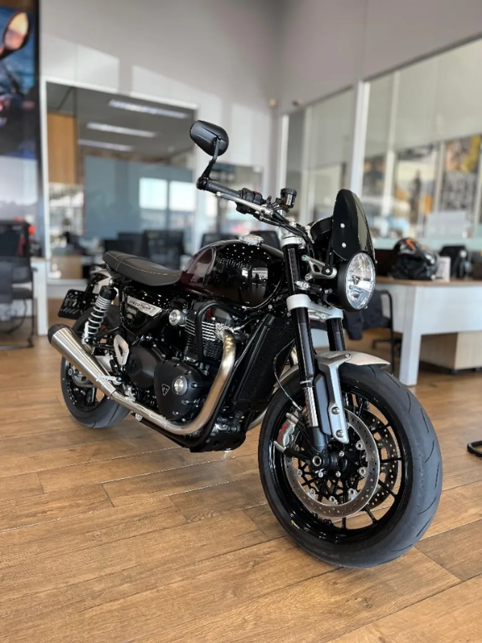 Motos TRIUMPH SPEED TWIN 1200CC STEALTH EDITION no Brasil