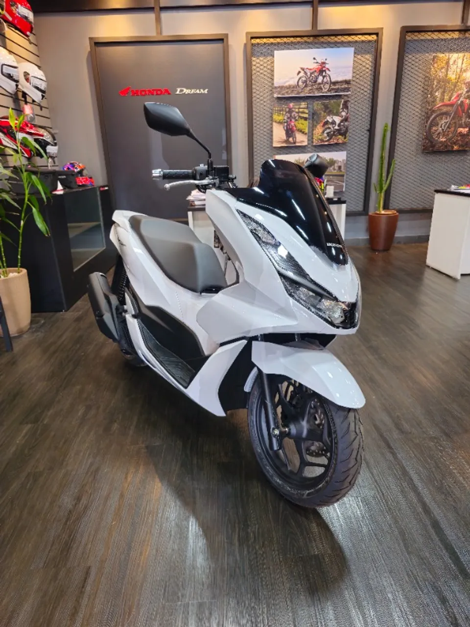Motos HONDA PCX 2025 no Brasil