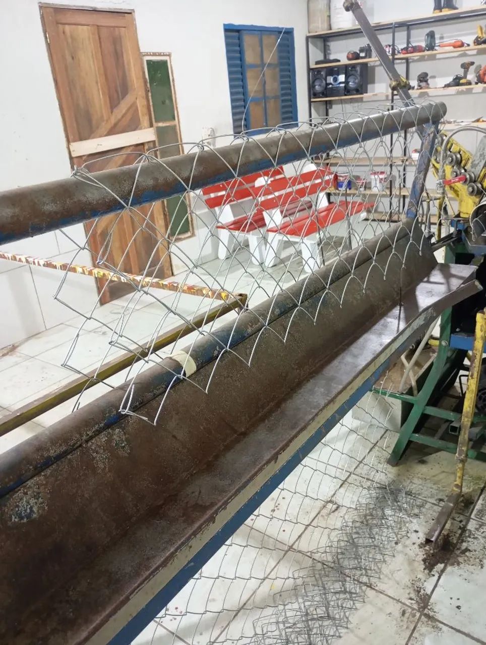 Máquina de fabricar tela de alambrado - Máquinas para produção ...