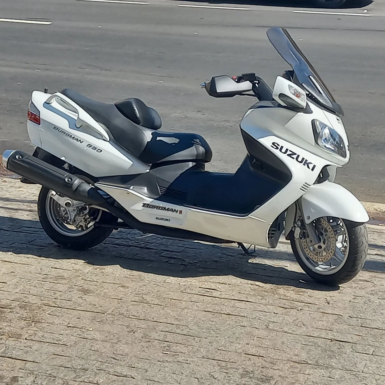 Motos Suzuki Burgman 650 EXECUTIVE/ 650 no Brasil