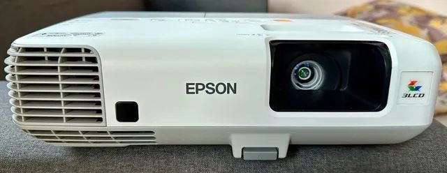 "data show 3000 lumens" no Brasil