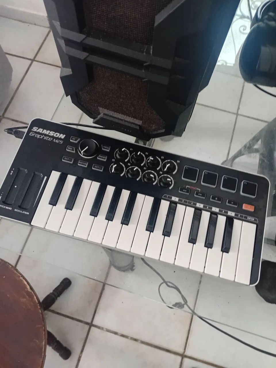 Teclado controlador MIDI/USB Samson Graphite M25 - Instrumentos ...