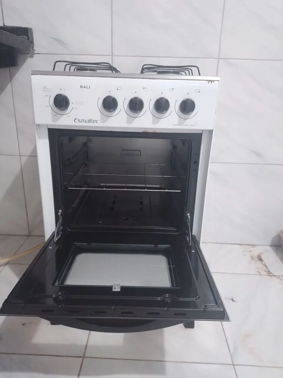 Vende-se fogão 4 bocas, bem conservado, tá funcionando tudo - Fogões e ...