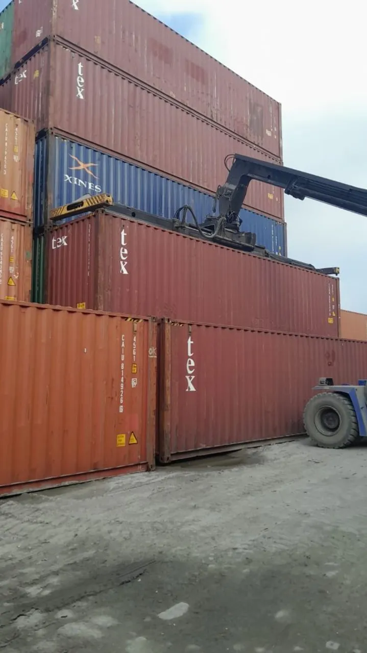 "container 20 pes" no Brasil