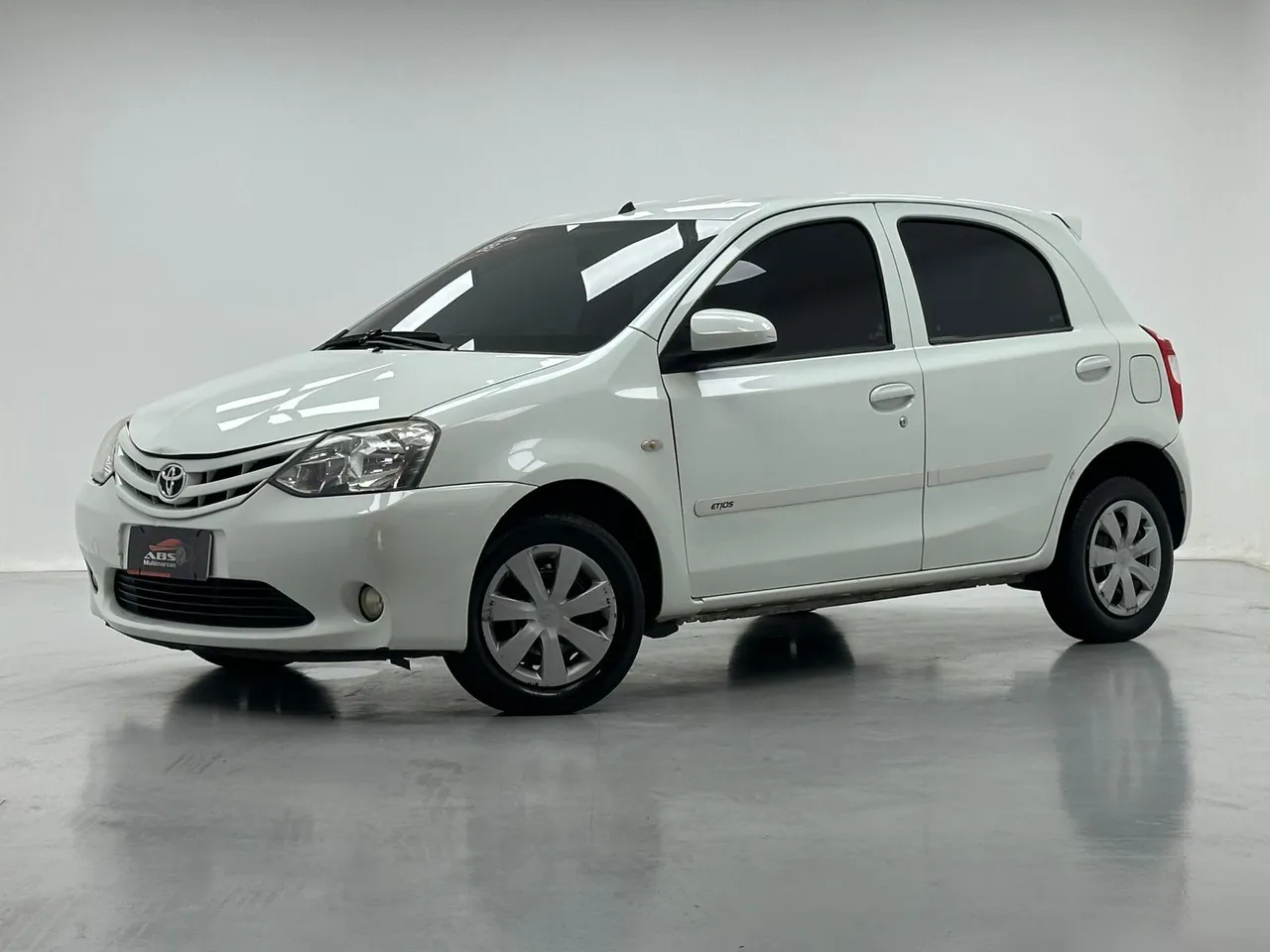 TOYOTA ETIOS 2015 Usados e Novos