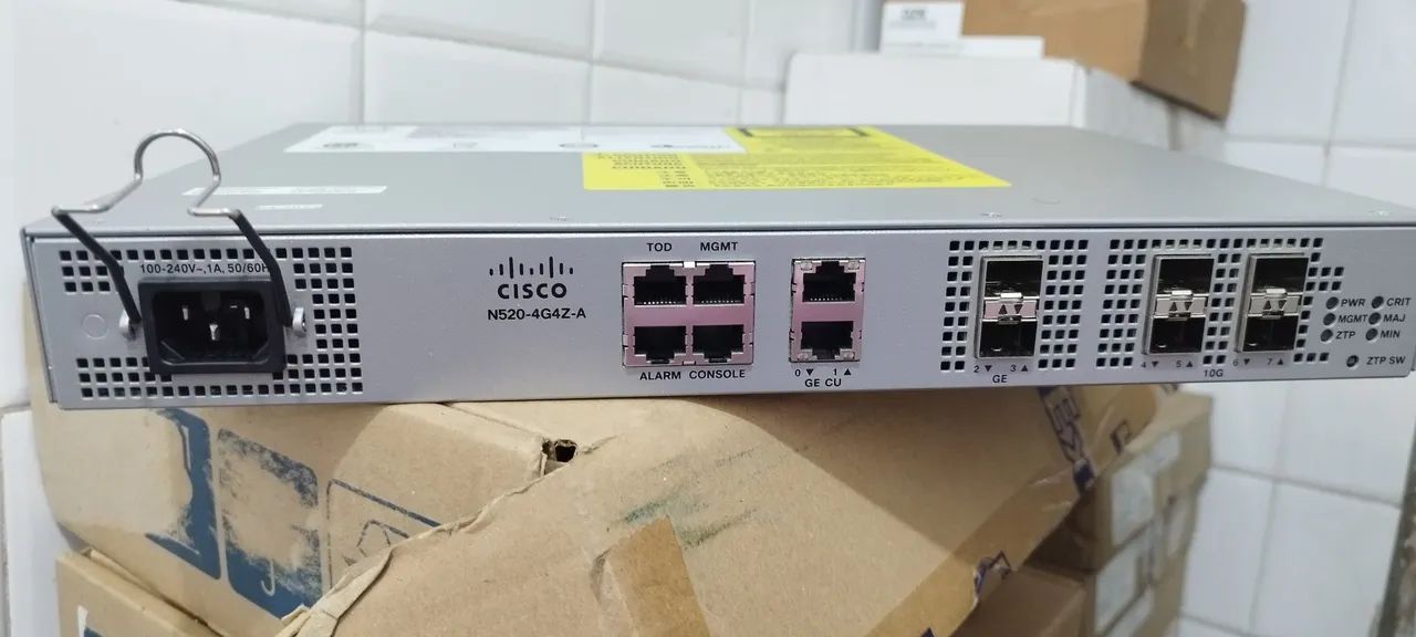 Switch Cisco N520-4G4Z-A - Conectividade e Dispositivos de Rede - Venda ...