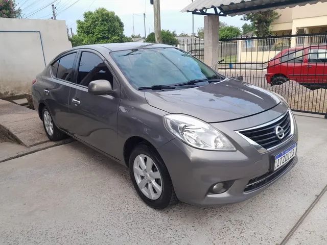 NISSAN VERSA Usados e Novos no RS