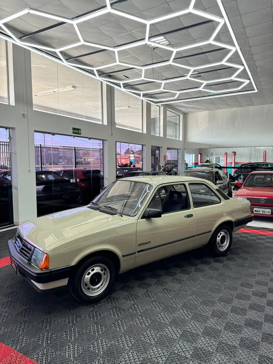 hatches CHEVROLET CHEVETTE Usados e Novos