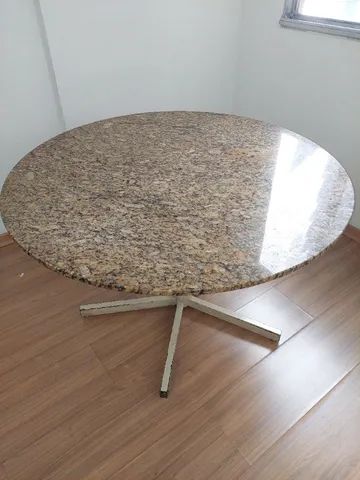 "mesa com tampo de granito redonda" no Brasil