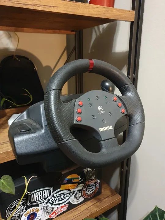 "volantes logitech" no Brasil