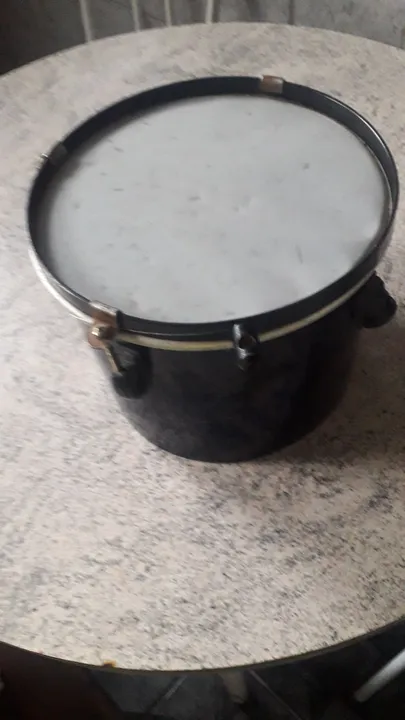 "tom de bateria" - Instrumentos musicais no Brasil