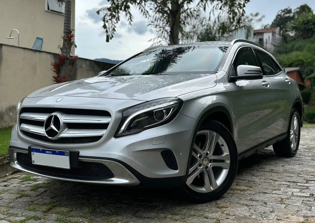 MERCEDES-BENZ GLA-200 Usados e Novos