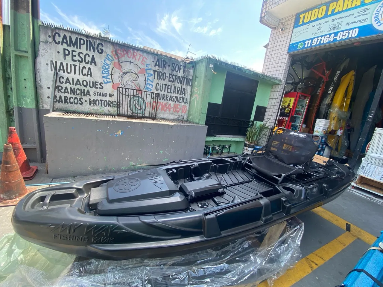 "caiaques com motor" no Brasil