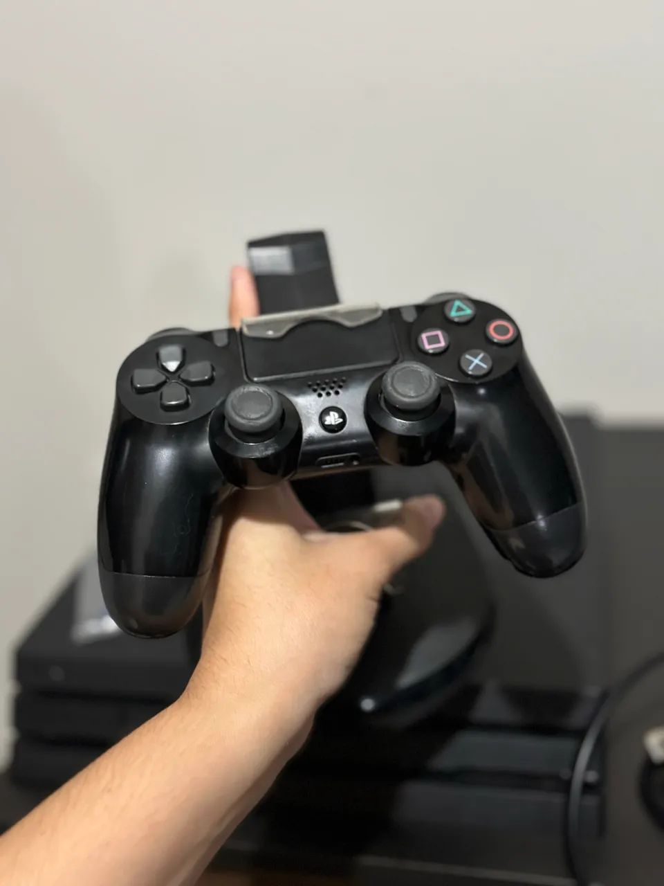 Ps4 Pro desbloqueado + controle + base de carregar, cabos e manual ...
