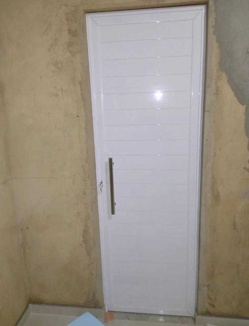 PROMOÇÃO PORTA LAMBRIL 210X80 COM PUXADOR DE ALUMÍNIO - Portas e ...
