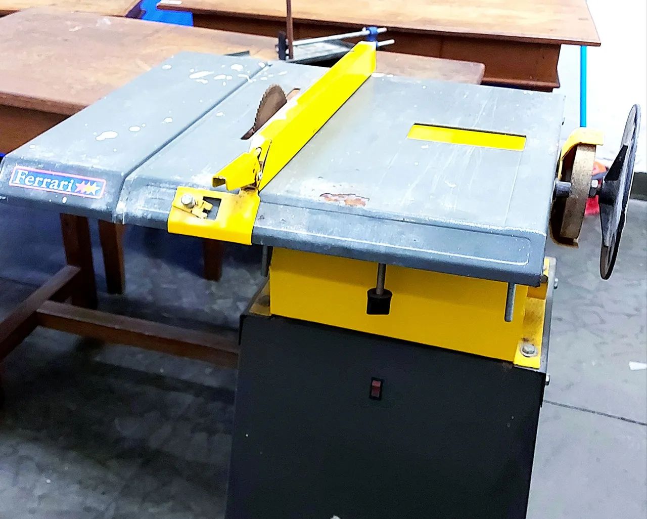 Serra de bancada Ferrari - Outros itens para agro e indústria - Vila ...
