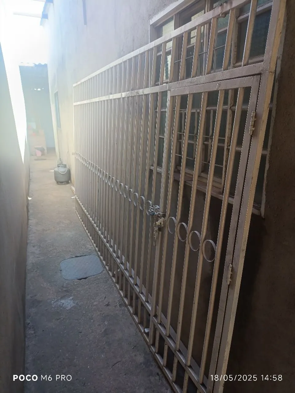 "portao e grade de ferro" - Portas e Janelas no Brasil
