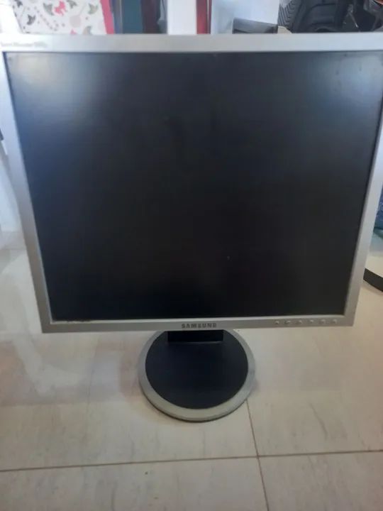 Monitor Samsung LCD 19 polegadas funcionando! - Monitores - Jacaroá ...