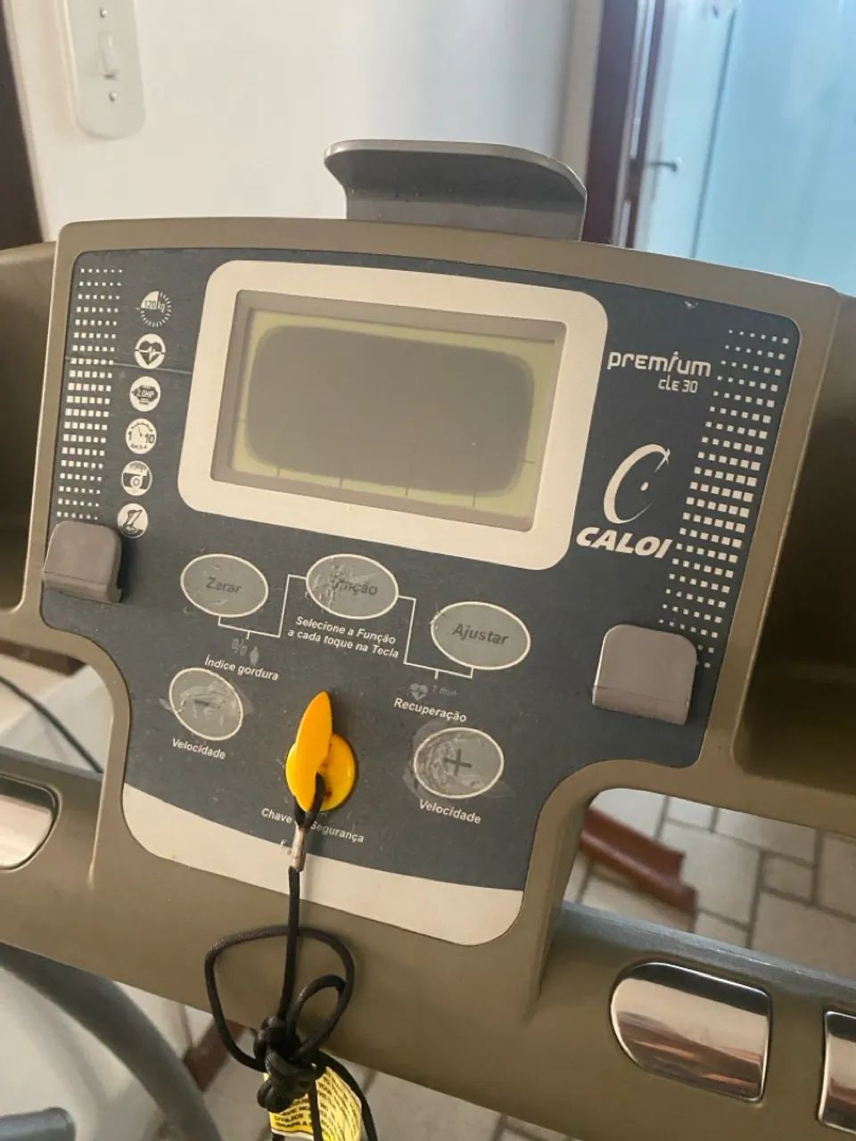 Esteira Caloi cle 30 - Academia e Exercícios - Passagem, Cabo Frio ...