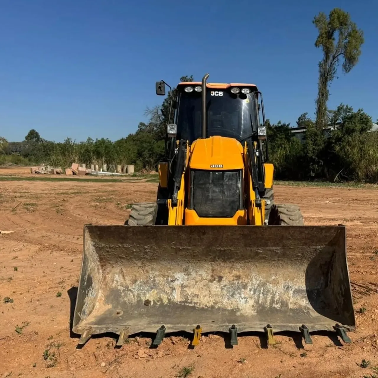 "retroescavadeira jcb 2012" - Máquinas pesadas para construção no Brasil