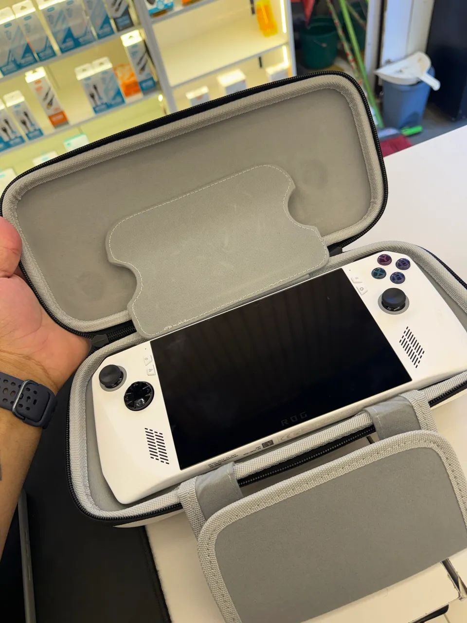 Rog Ally Z1 16gb Ram 512GB - Seminovo + 3 meses de garantia - Consoles ...