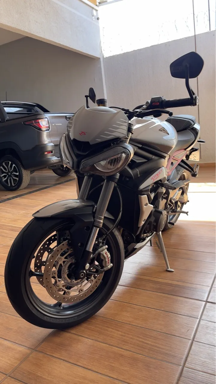 Motos TRIUMPH STREET TRIPLE 765 RS no Brasil