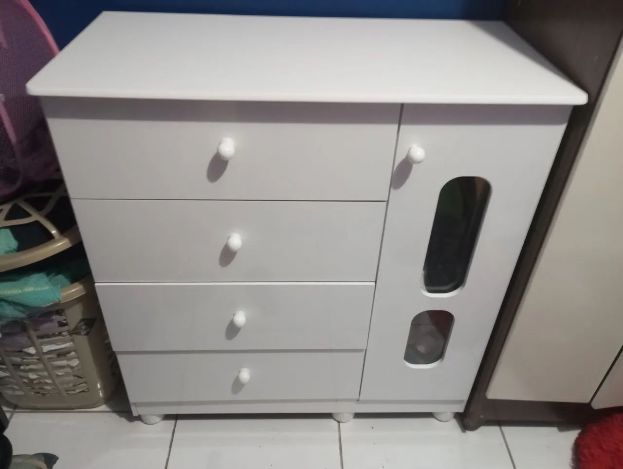 Cômoda branca com nichos e gavetas - Armários e Guarda-Roupas - Parque Marajó, Valparaíso de ...