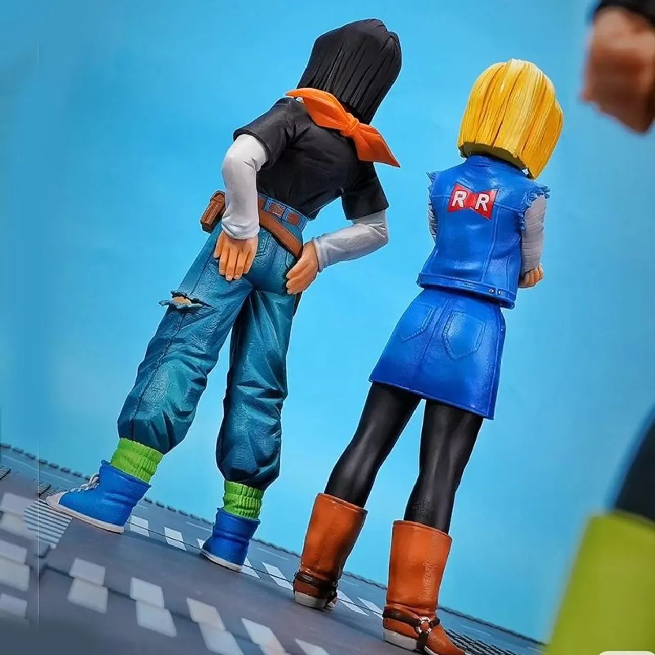 Boneco Android 17 ou Android 18 Dragon Ball Z Gnt Super Miniatura ...