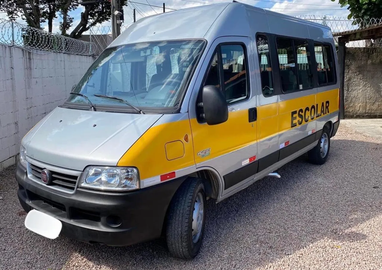 "carro escolar" - Carros Usados e Novos à venda