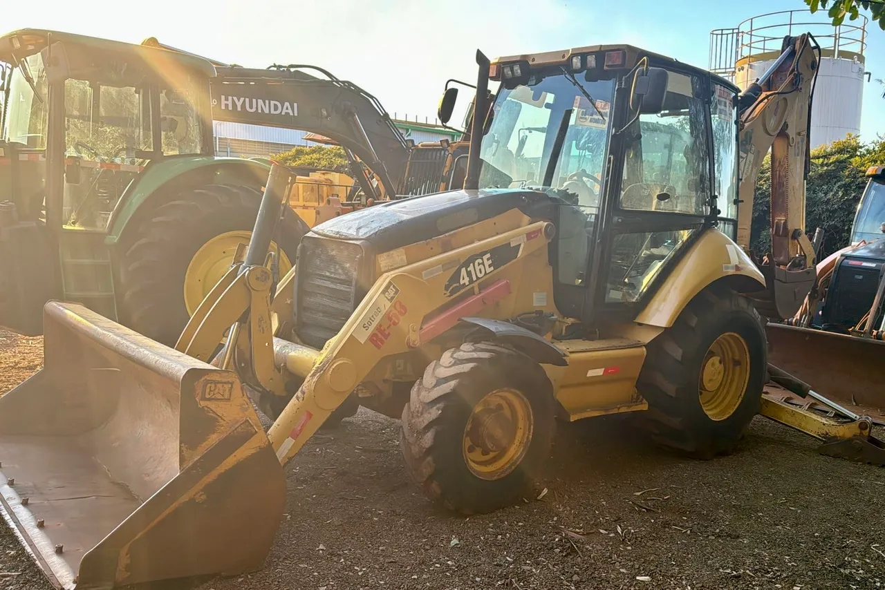 "retro escavdeira" no Brasil