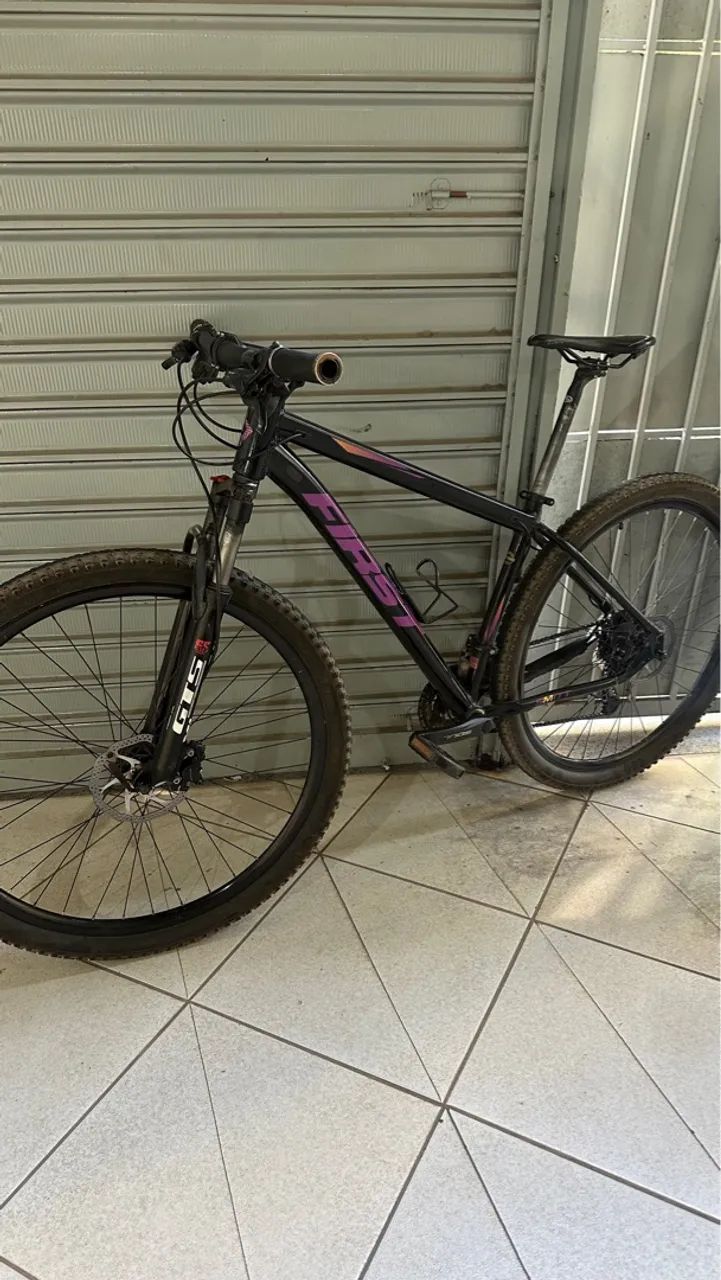 Bicicleta First Aro 29, freio a disco hidráulico - Ciclismo - Santa ...