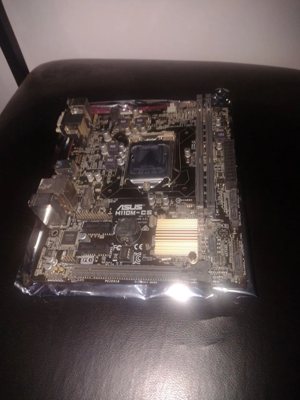 Placa-mãe ASUS H110M-CS Soquete LGA 1151 DDR4 - Peças de Hardware ...