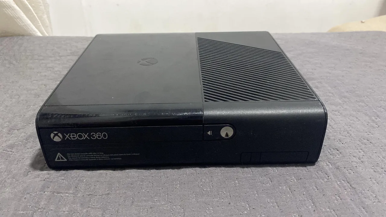 "xbox 360 super slim" - Consoles de Vídeo Game no Brasil