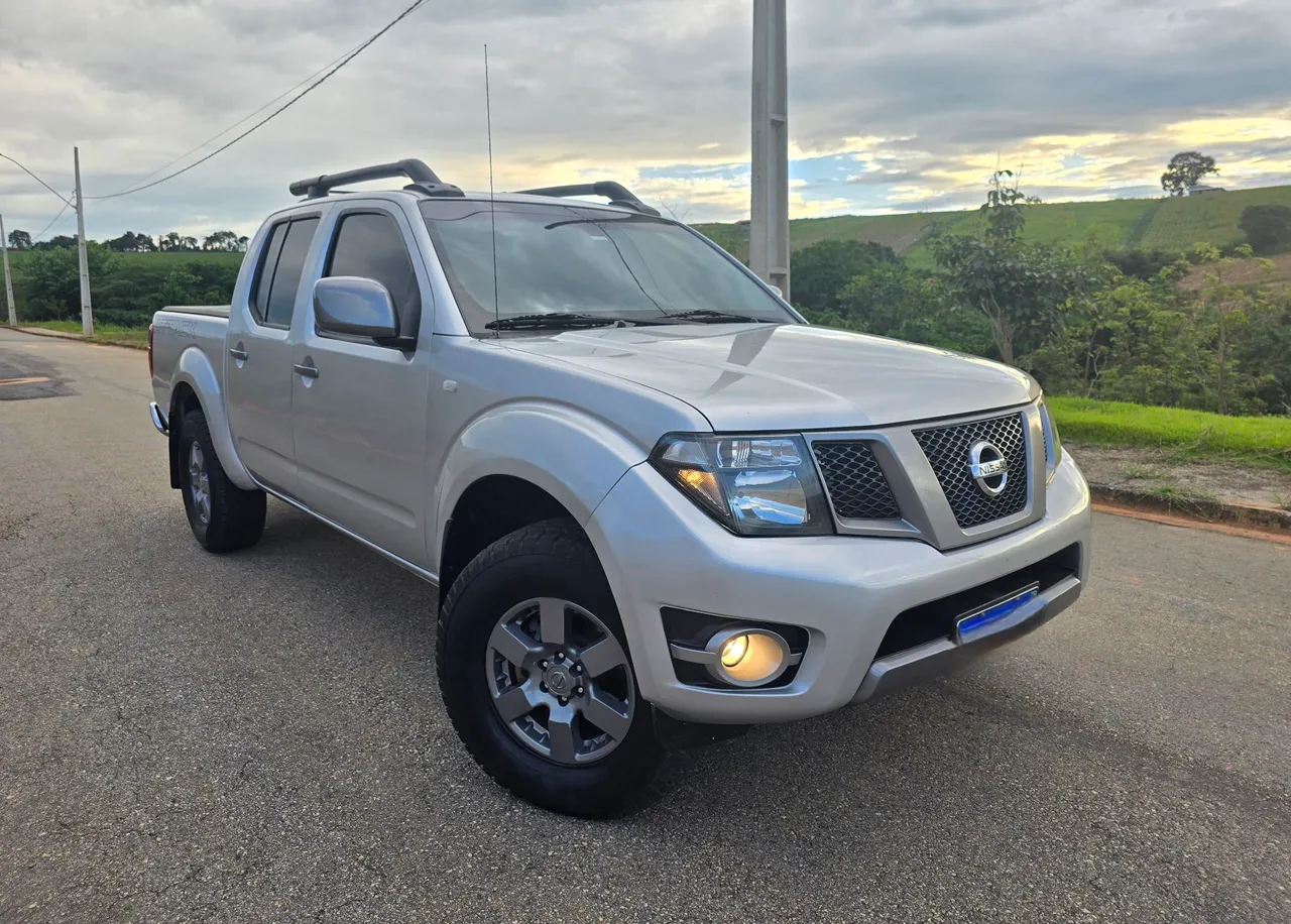 NISSAN FRONTIER 2015 Usados e Novos