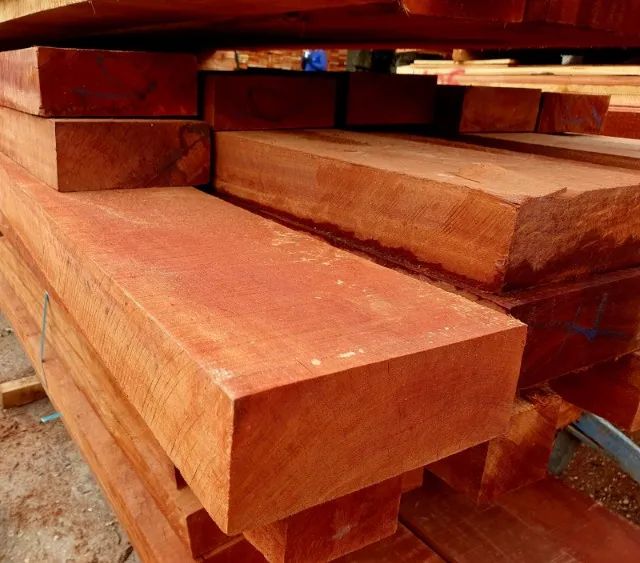 "viga de madeira" no Brasil