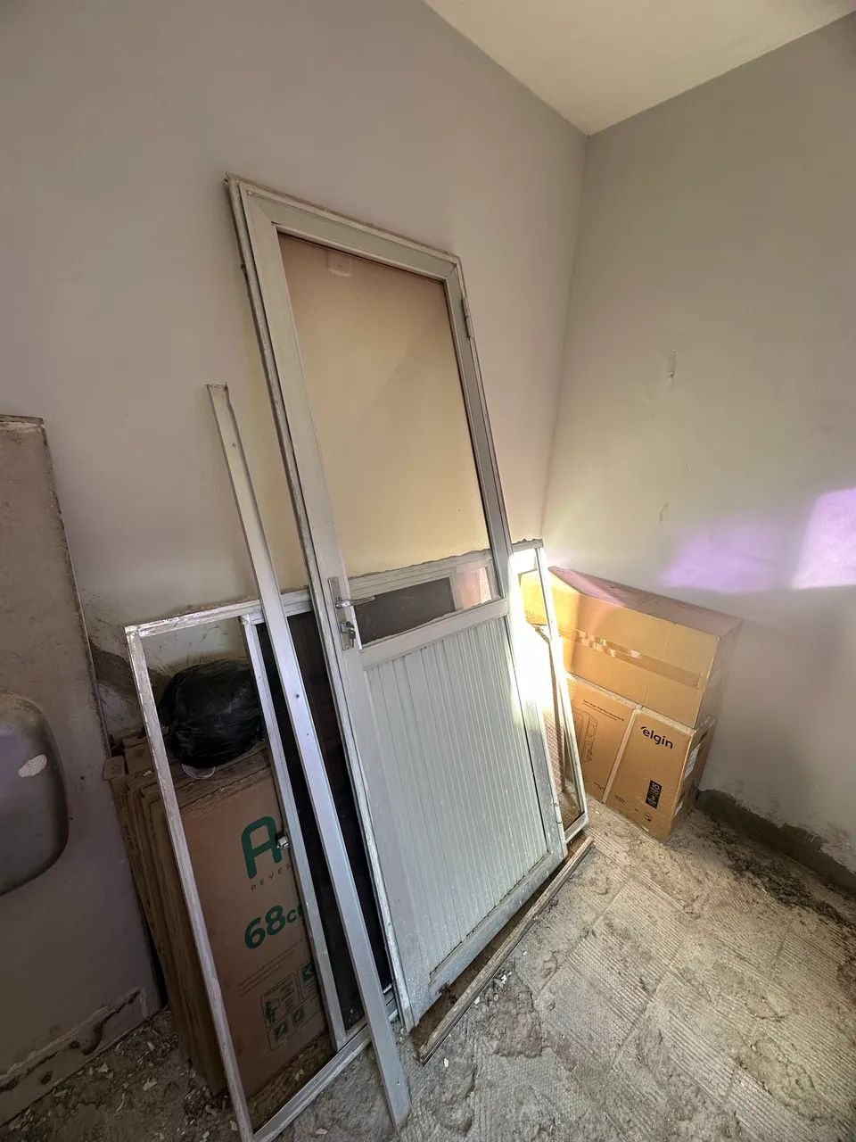 Porta de alumínio - Portas e Janelas - Candelária, Natal 1468507940 | OLX