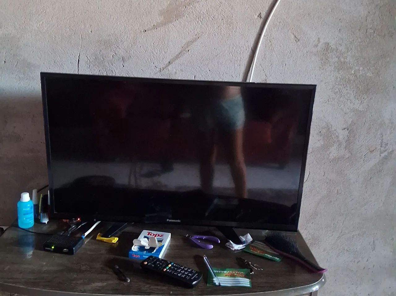 Vendo tv 32 polegadas , não é smart acompanha controle e conversor ,retirada jardin roriz - TVs ...