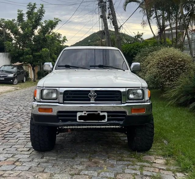 "toyota hilux 1999" no Brasil