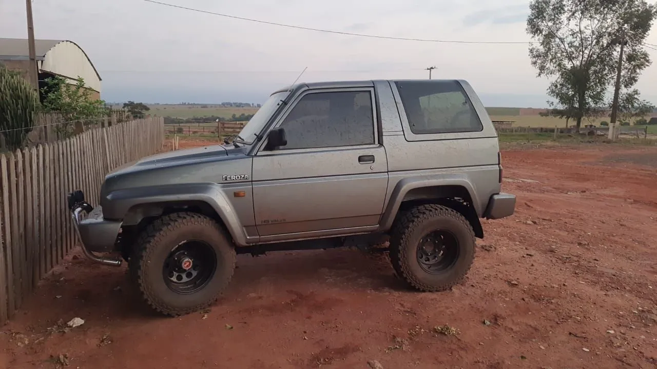 DAIHATSU FEROZA Usados e Novos